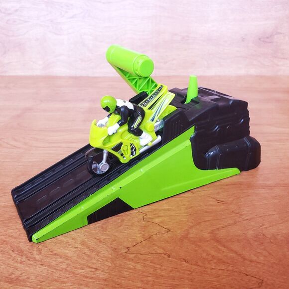 Mattel | Toys | Hot Wheels Crank Motorcycle Launcher Green Cycle Stunt ...